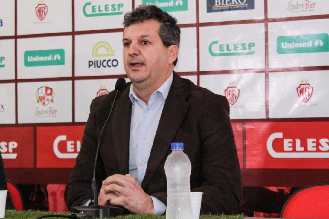 Presidente do Hercílio Luz, Fábio Mendonça, retorna do afastamento